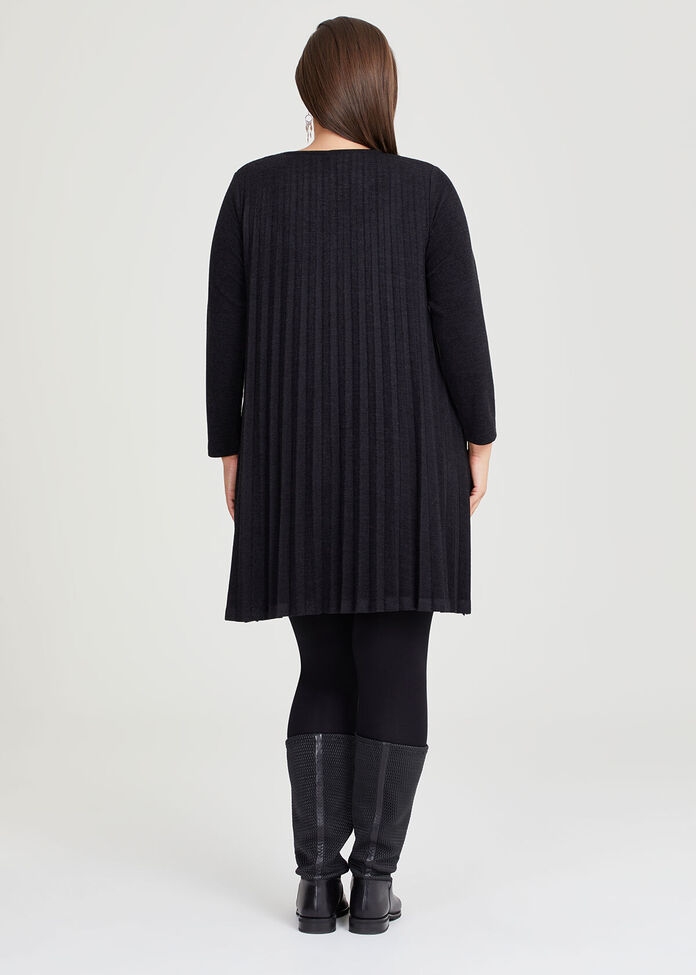 Shop Plus Size Sunray Pleated Tunic, Black | Taking Shape AU