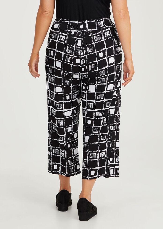 Plus Size Women's Button Hem Crop Pants | Taking Shape AU