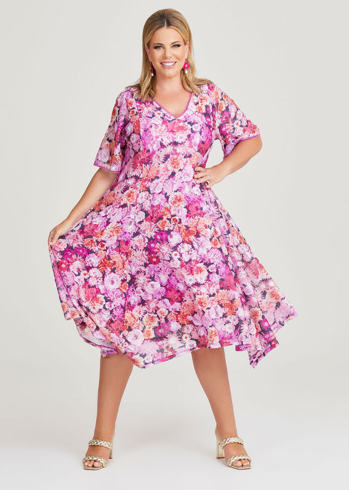 Shop Plus Size Bouquet Lace Cocktail Dress In Red Taking Shape Nz