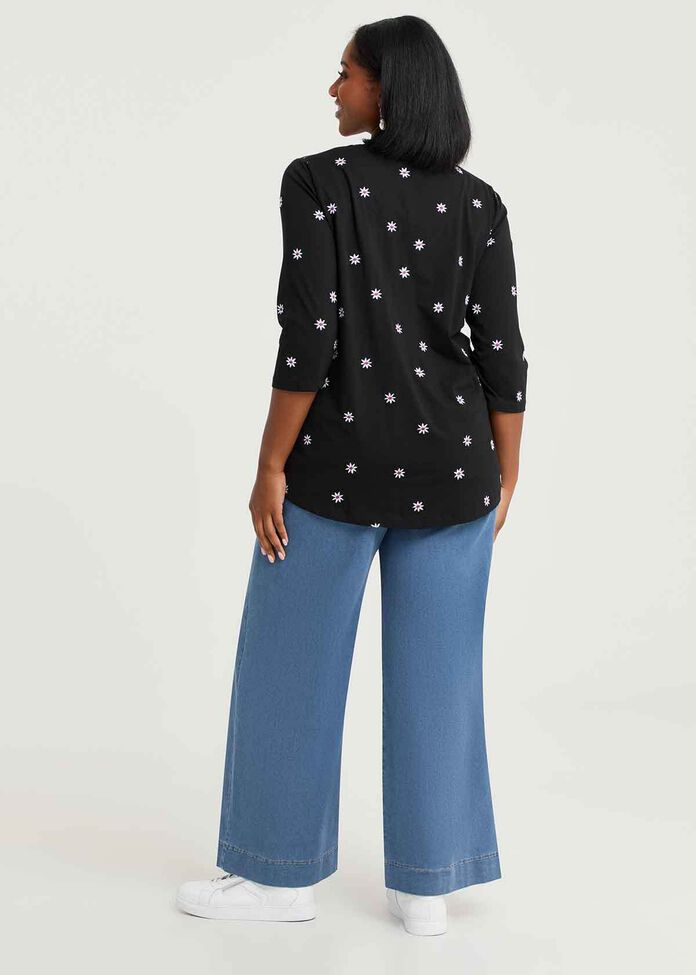 Shop Plus Size Cotton Embroidery Daisy T-shirt, Black | Taking Shape NZ