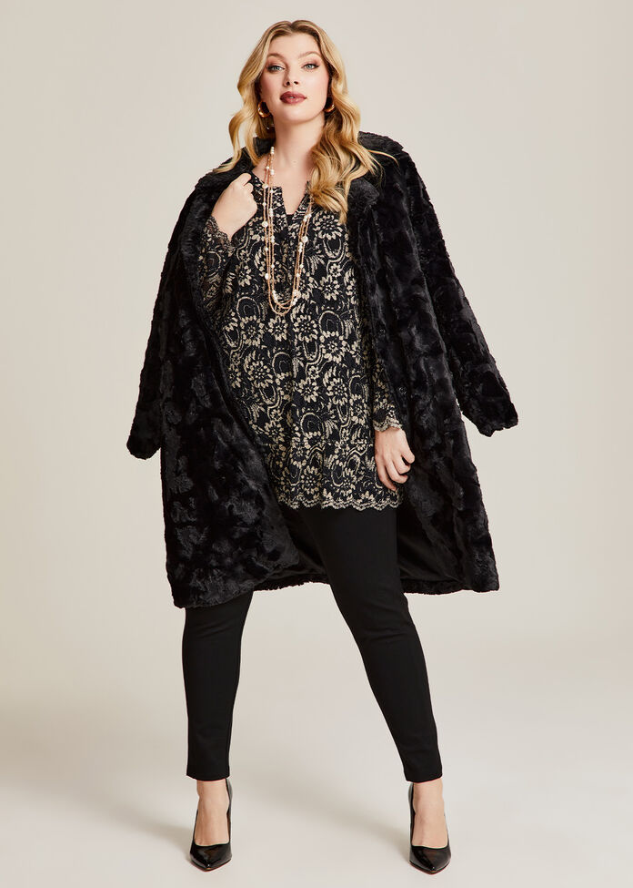 Shop Plus Size Lace Lauren Top, Black | Taking Shape AU