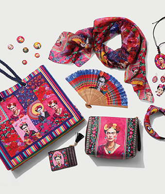 Shop Heart Jewellery Hanger | Accessories | Taking Shape AU