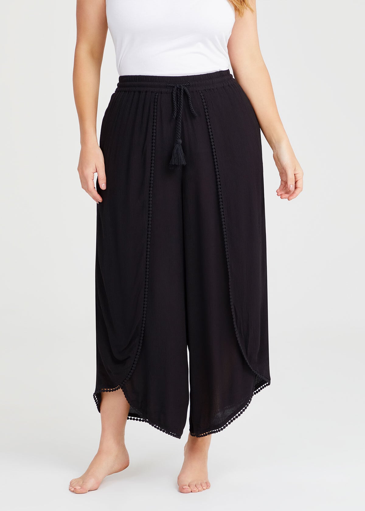 Plus Size Women's Tulip Shape Beach Pant Black | Taking Shape AU