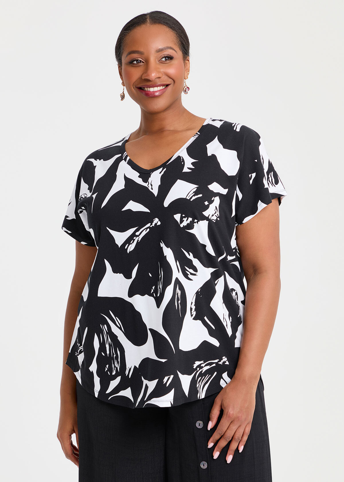 Shop Plus Size Cotton Graphic Floral T-shirt, Floral | Taking Shape NZ