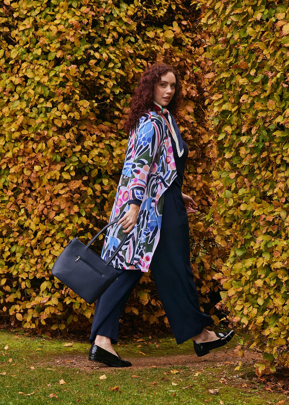 Shop Plus Size Soft Drape Deanna Wide Leg Pant, Navy | Taking Shape NZ